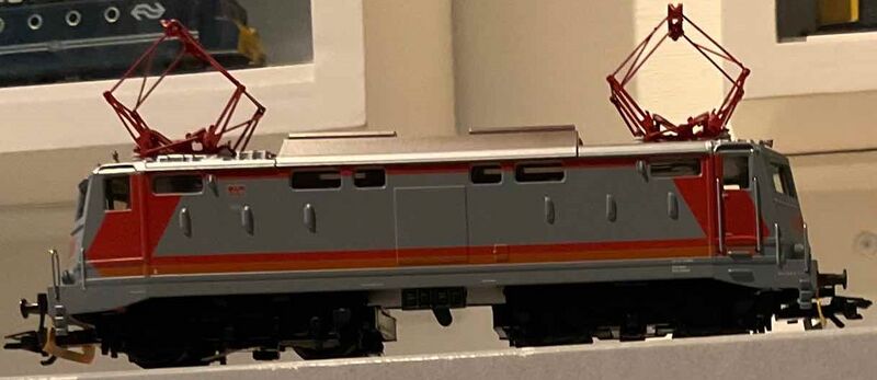 Bestand:Märklin 37240-side.jpeg - 3rail Wiki